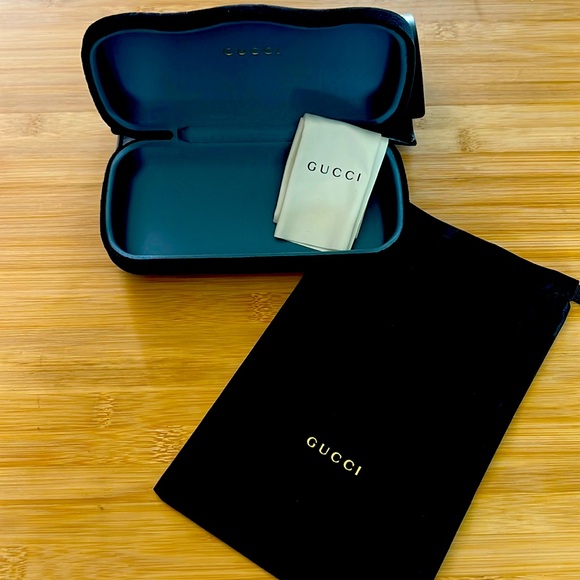 Gucci | Accessories | Gucci Sunglass Case Black Velvet With Dust Bag ...